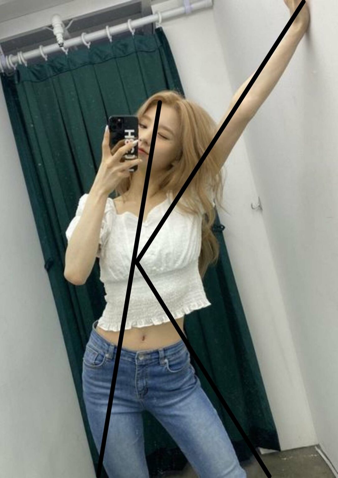 6 Ide Pose yang Instagramable, Dijamin Banyak yang Like - Matamu