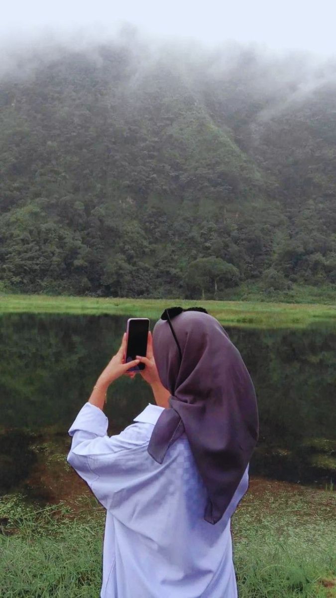 5 Ide Pose Foto Aesthetic Buat Orang Pemalu - Matamu
